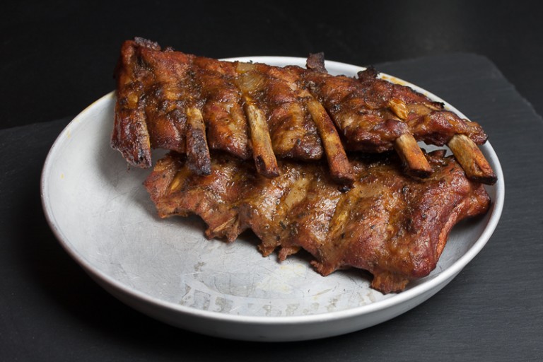 Cowboyribs – Leckere Rippchen mit Bohnen – Meisenfütterung